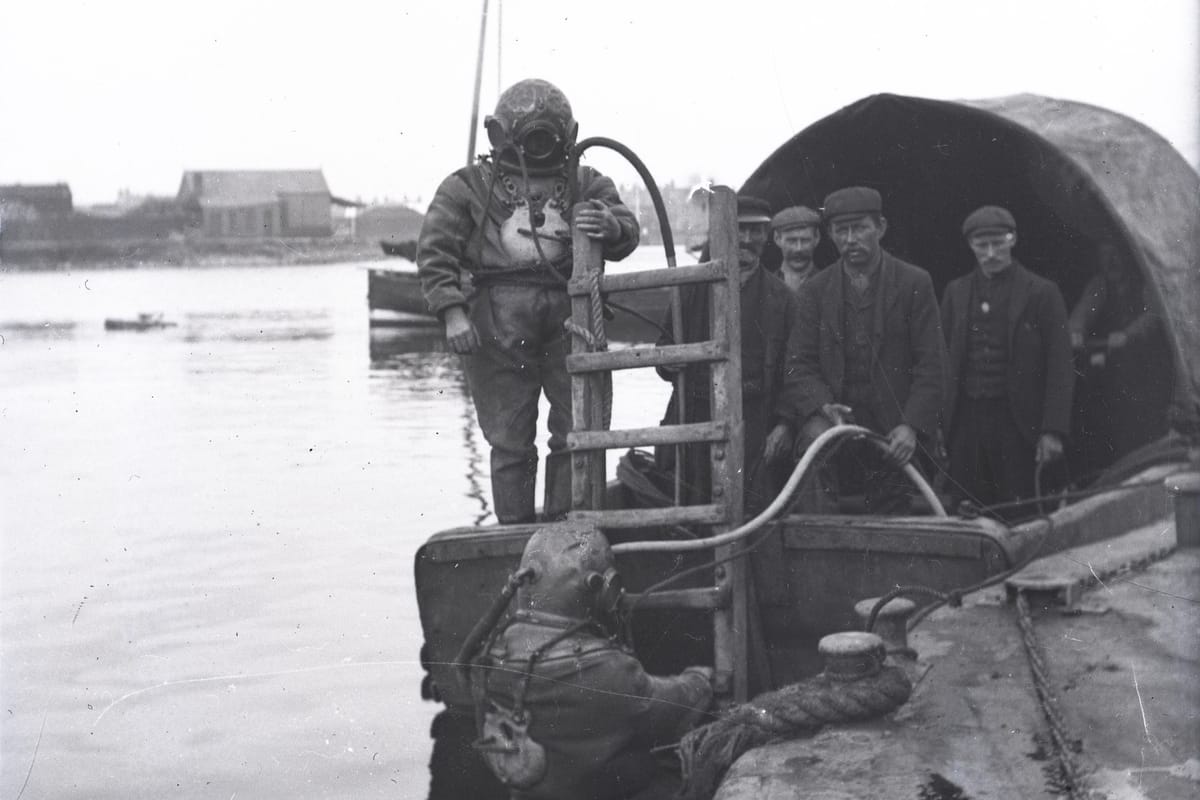 Photographer Engineer Captured Life at a Working Harbour